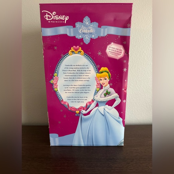Disney | Toys | Disney Princess Cinderella Porcelain Doll Brass Key ...